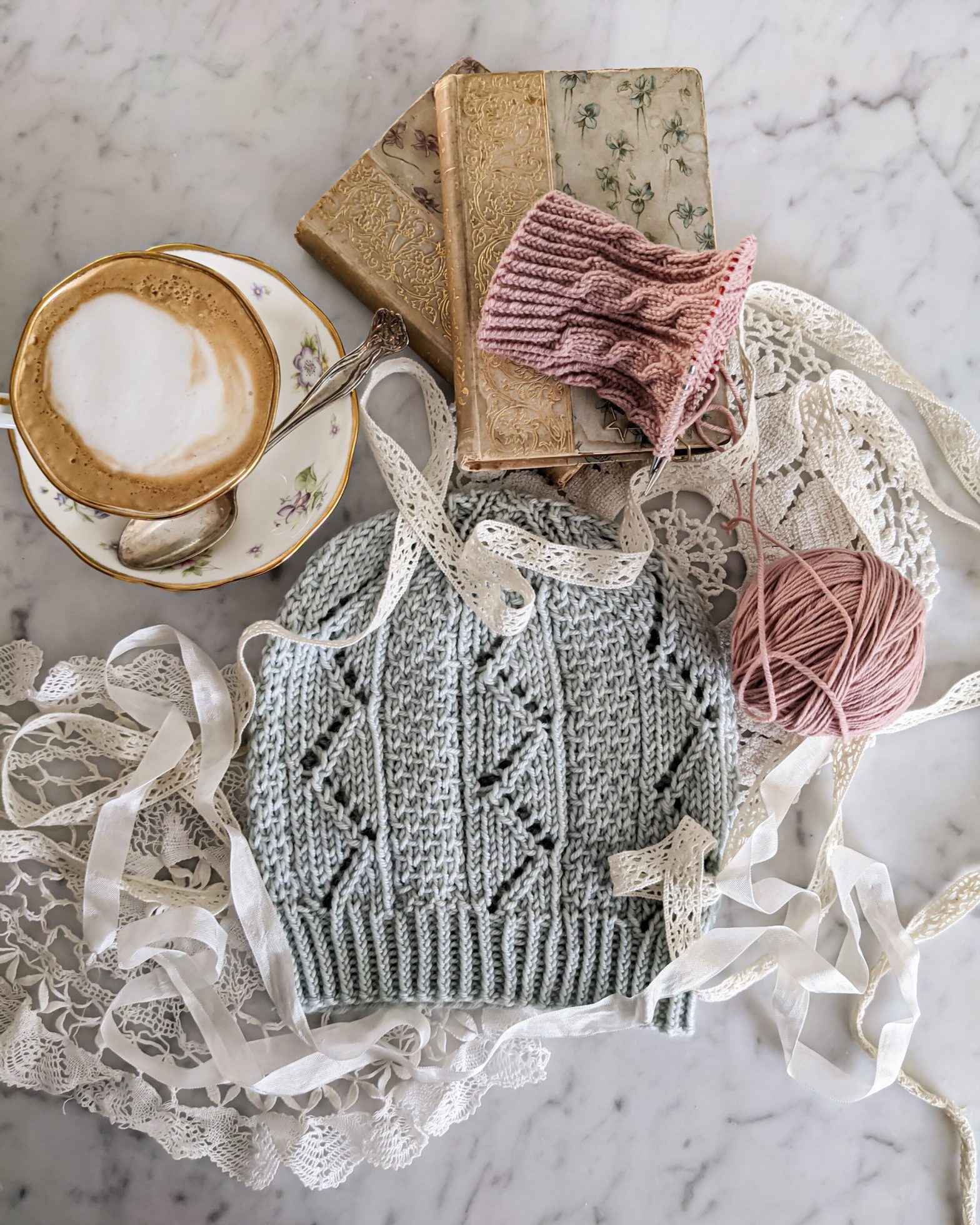 How to Knit a Triangle Shawl for Beginners: 4 Easy Shapes - A Bee In ...