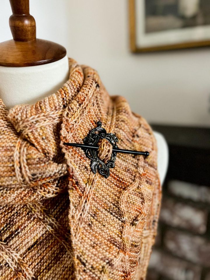 How to Knit a Triangle Shawl for Beginners: 4 Easy Shapes - A Bee In ...