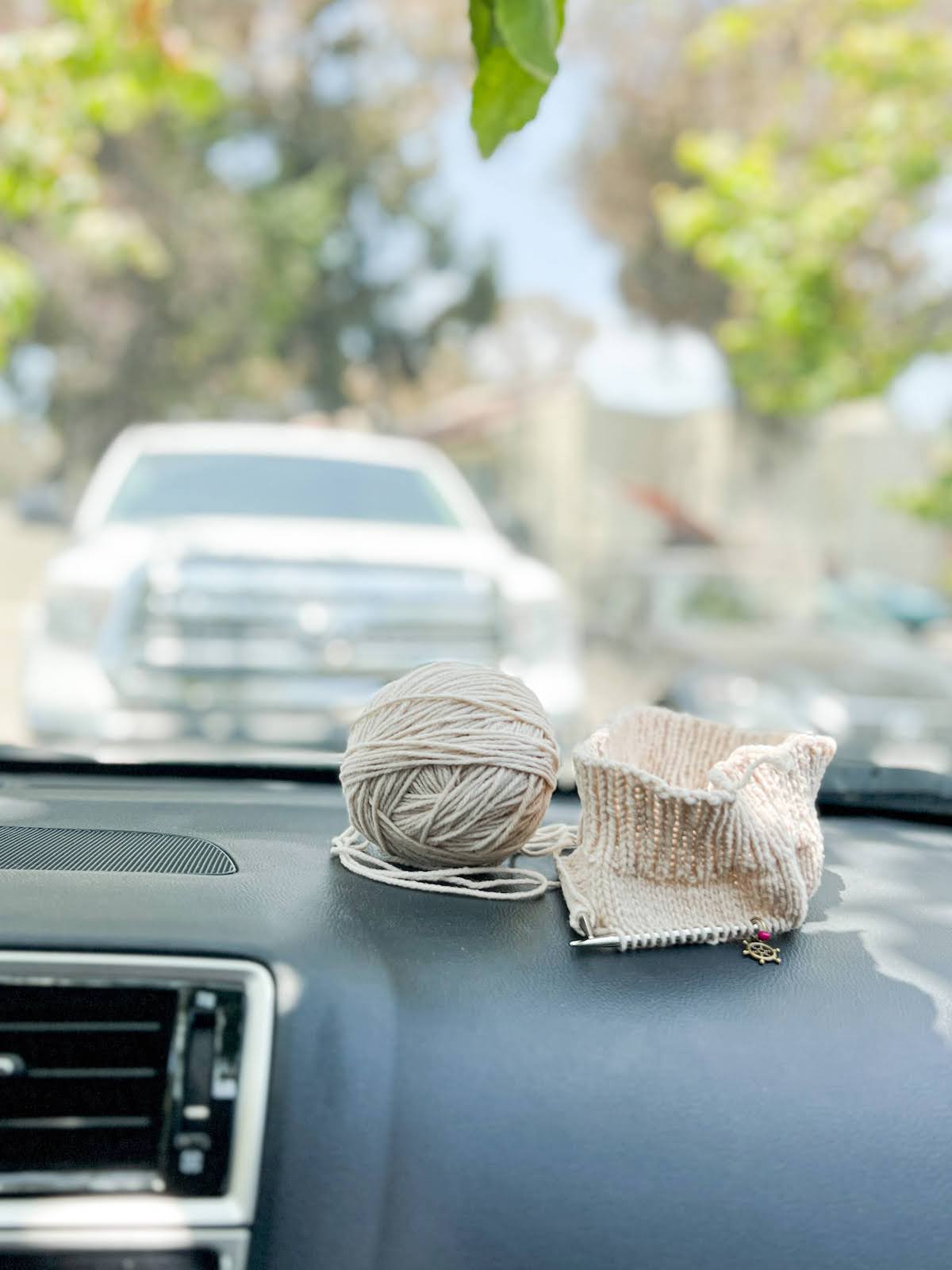 4 Tips for Successful Car Knitting - A Bee In The Bonnet