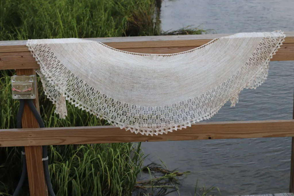 5 Knit Shawl Patterns for a Cozy Winter + 2 Crochet Bonuses! - A Bee In ...