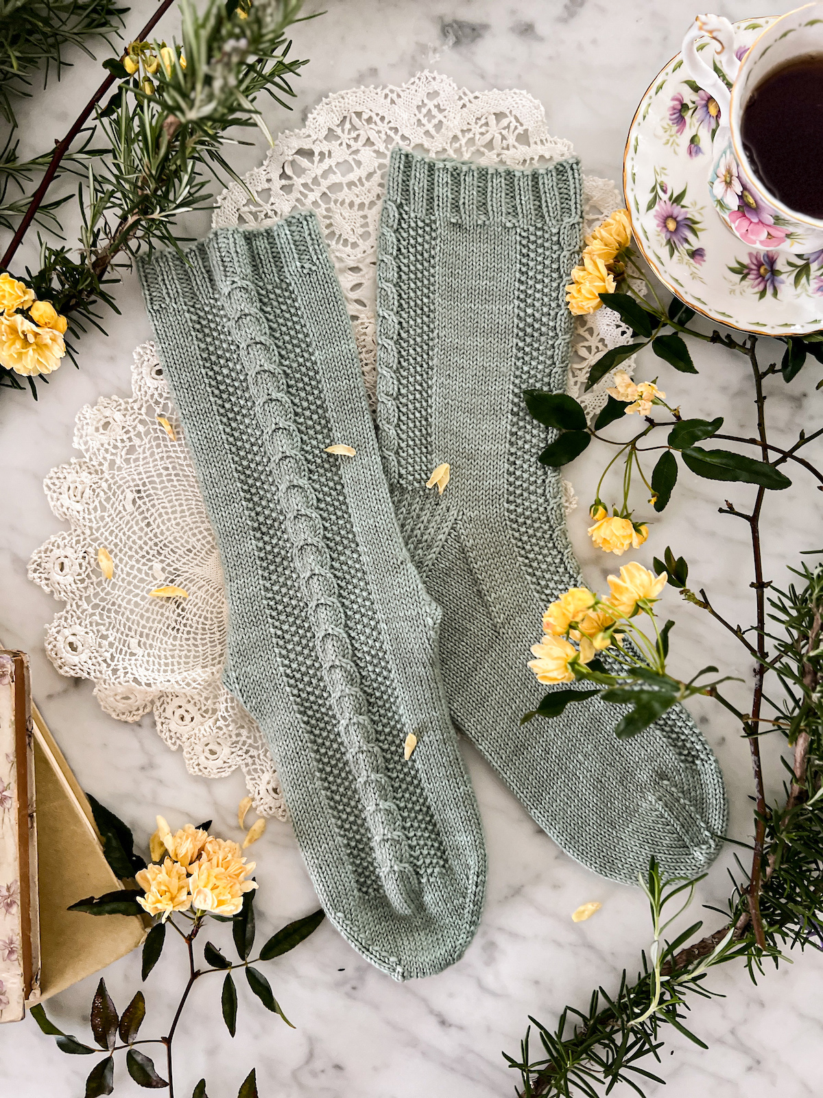 Why and How to Knit a Picot Bind Off - With Video Tutorial - A Bee In ...