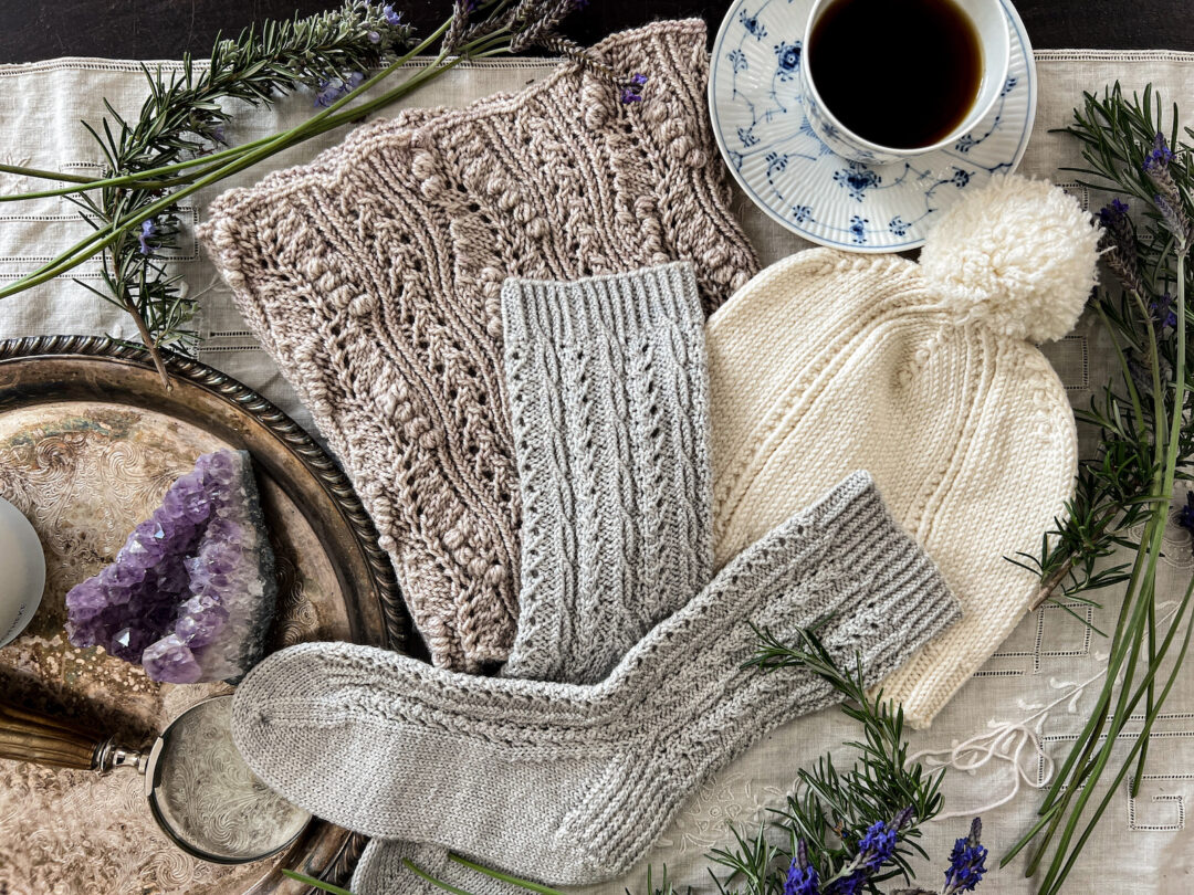 How to Knit a Triangle Shawl for Beginners: 4 Easy Shapes - A Bee In ...