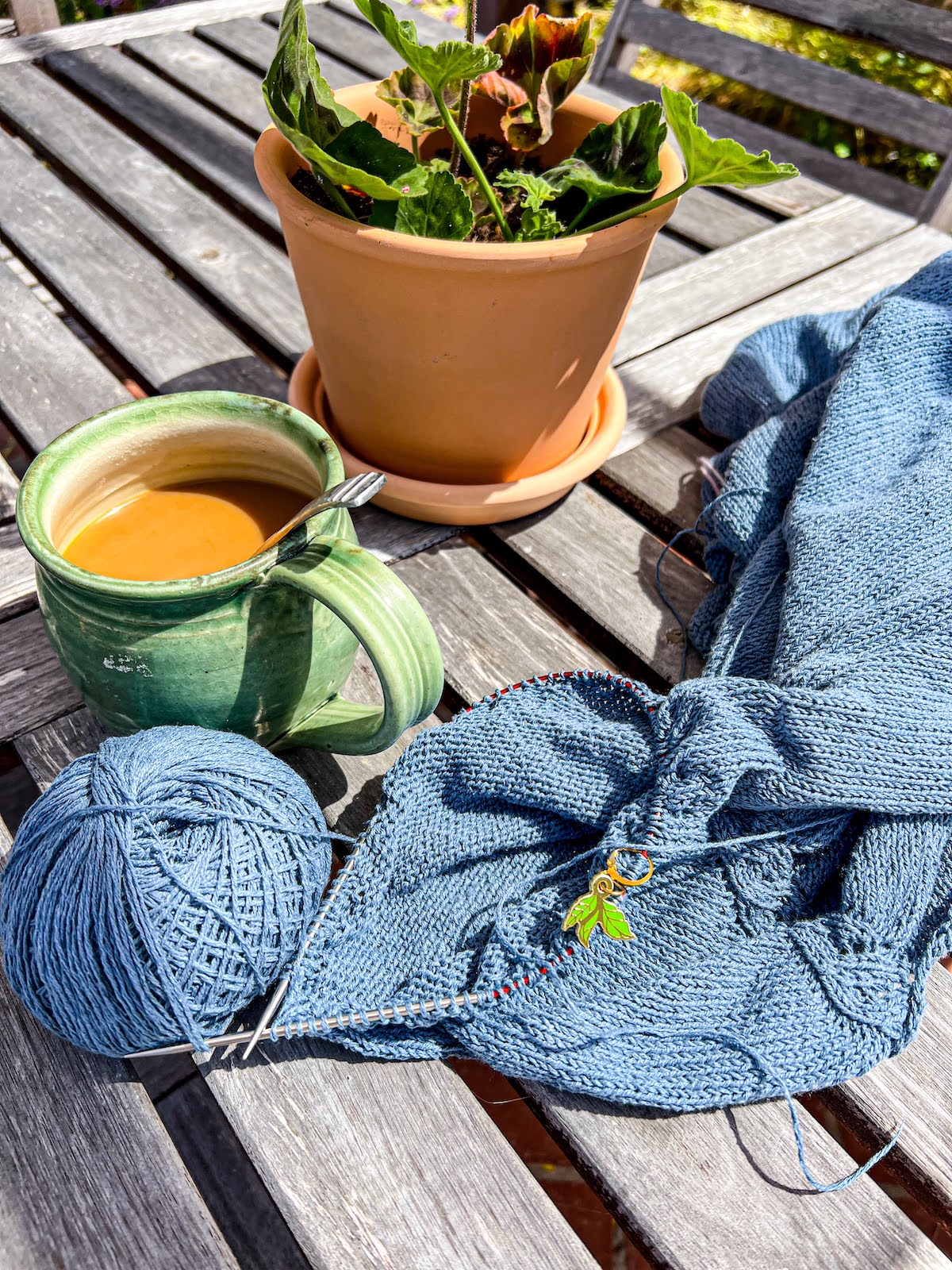 Knitting on a Budget: 13 Tips to Keep Costs Down - A Bee In The Bonnet