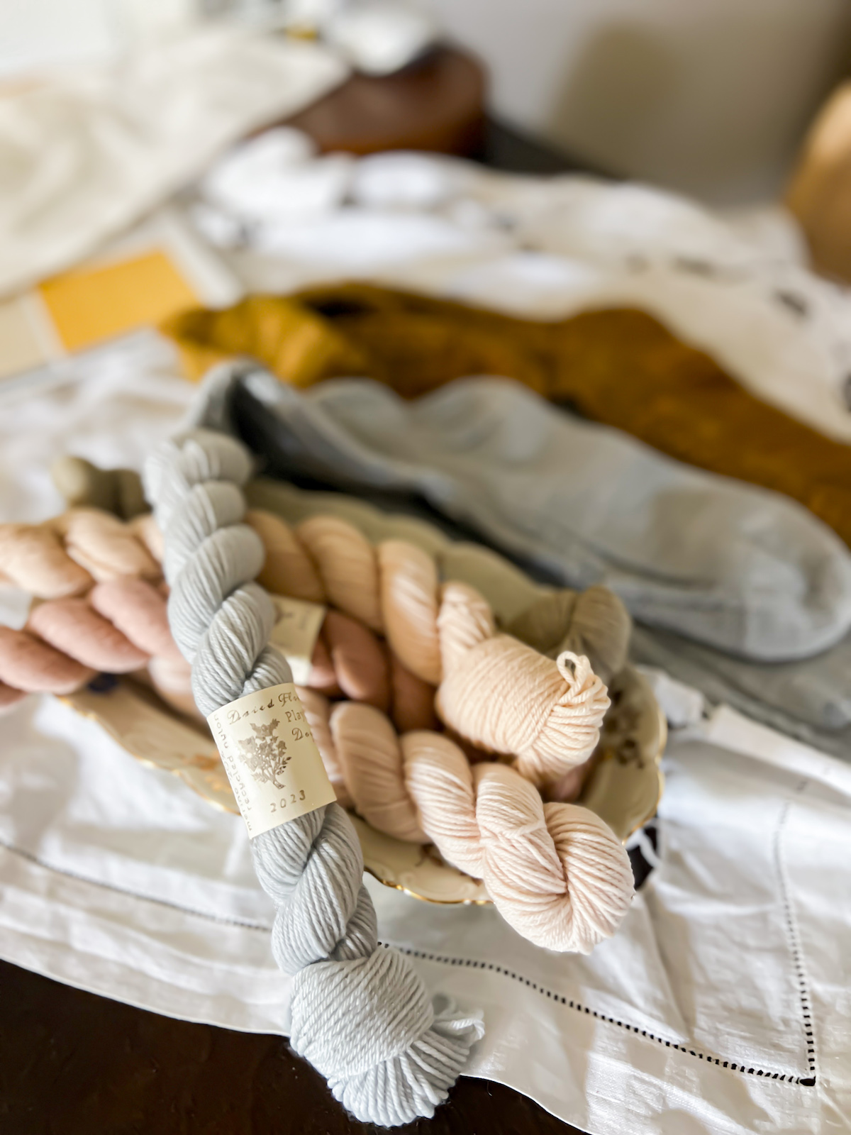 How to Knit a Triangle Shawl for Beginners: 4 Easy Shapes - A Bee In ...