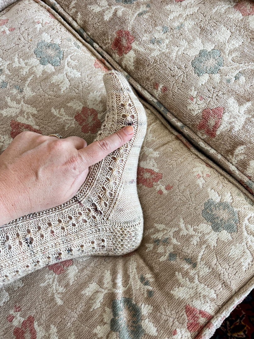 How to Knit Socks that Fit Perfectly Every Time - A Bee In The Bonnet