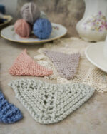 How to Knit a Triangle Shawl for Beginners: 4 Easy Shapes - A Bee In ...