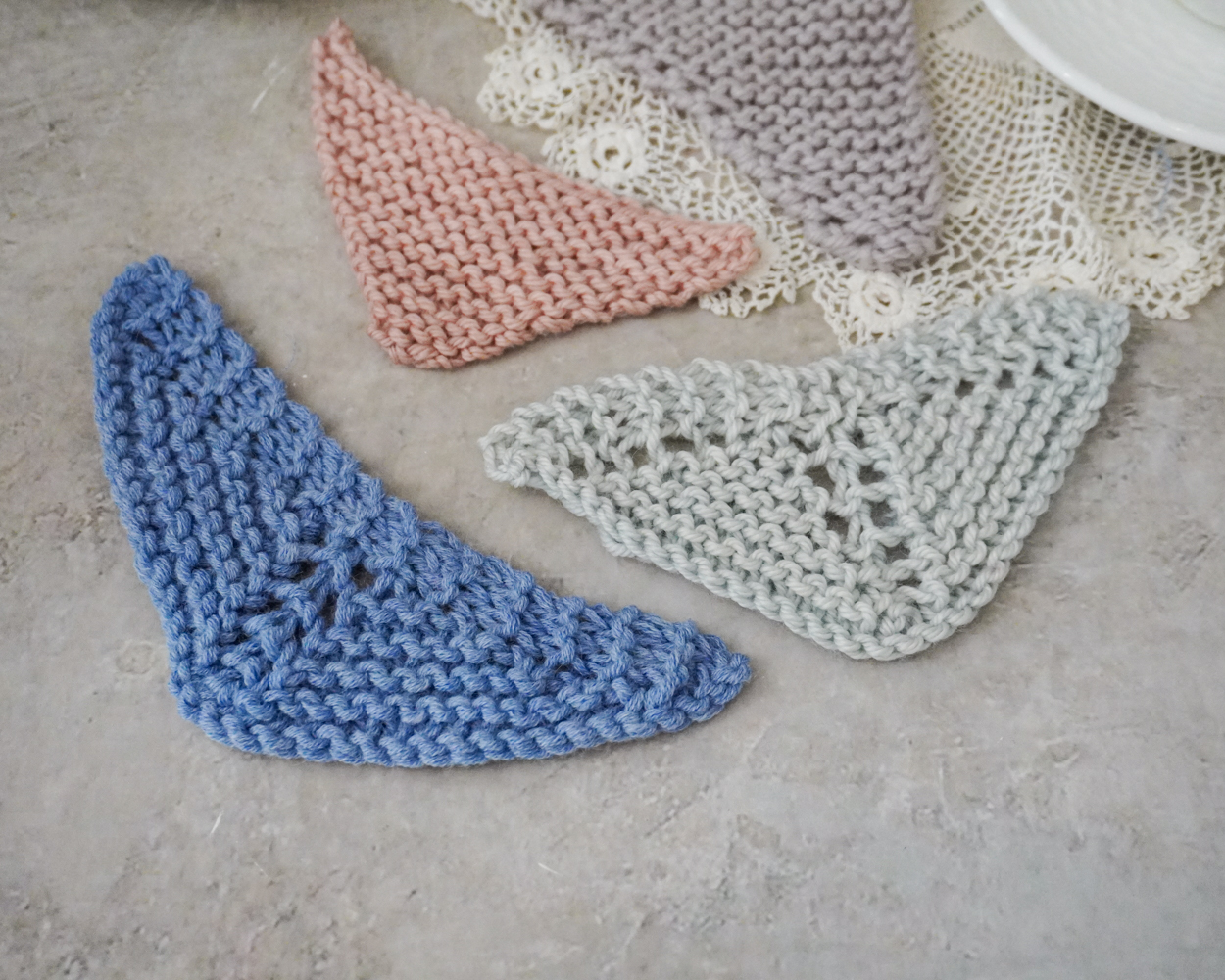 How to Knit a Triangle Shawl for Beginners: 4 Easy Shapes - A Bee In ...
