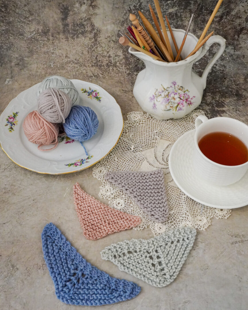 How to Knit a Triangle Shawl for Beginners: 4 Easy Shapes - A Bee In ...